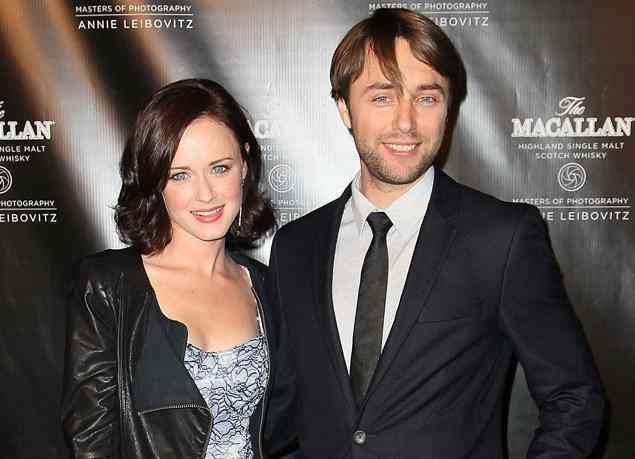 alexis mad men - Fashion365