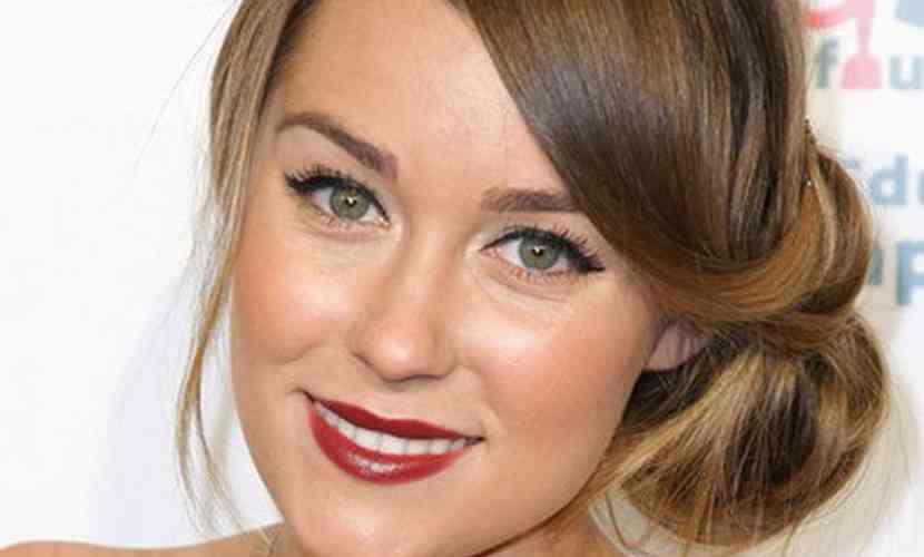 Coafuri pentru invitatele la nuntă - Fashion365